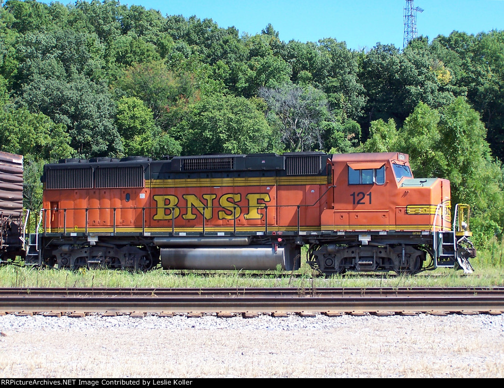 BNSF 121